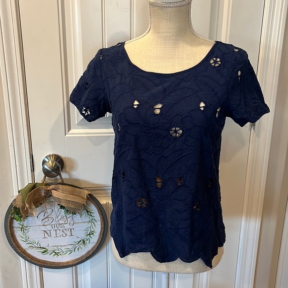 august silk | Tops | August Silk Blouse | Poshmark